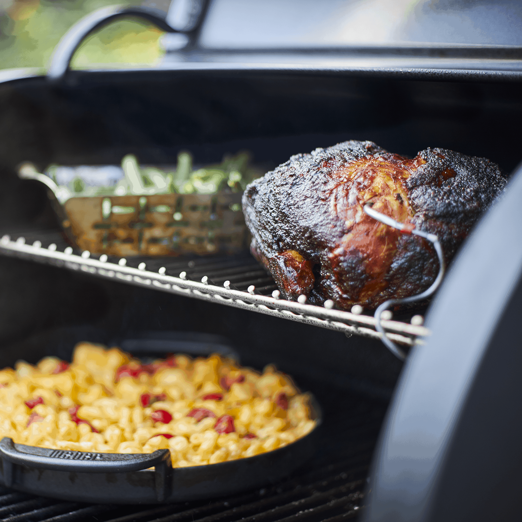 Barbecue à pellets SmokeFire EX4 GBS | Le site officiel de Weber®