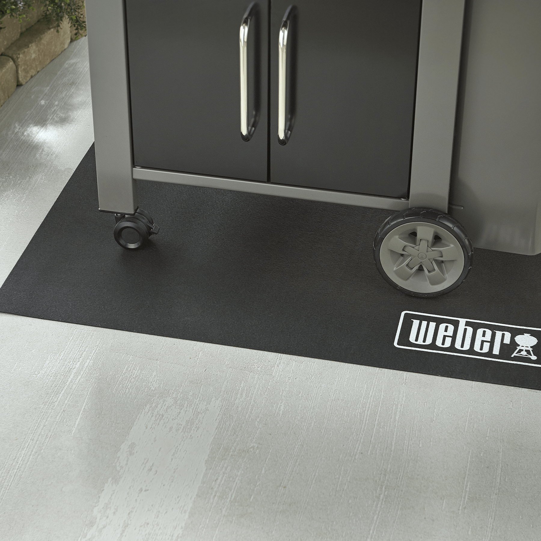 Floor Protection Mat | Care | Covers and Carry Bags | Weber Grills