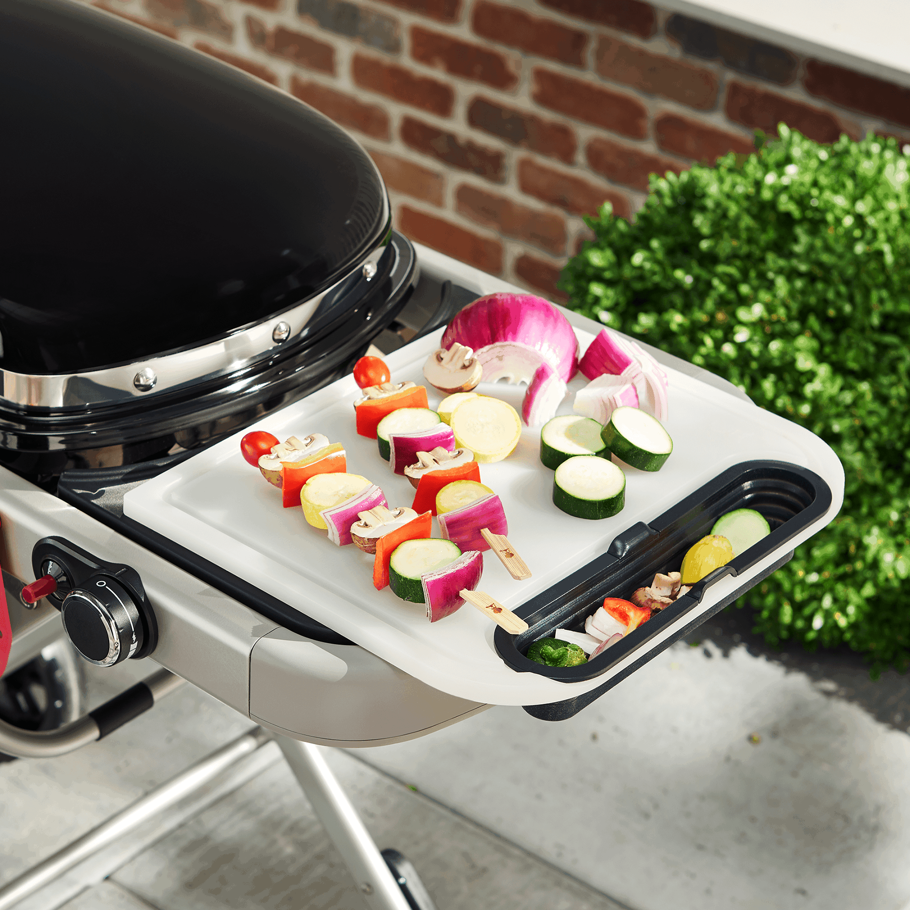 Weber Cutting Board with Catch Bin | Preparation and Serving ...
